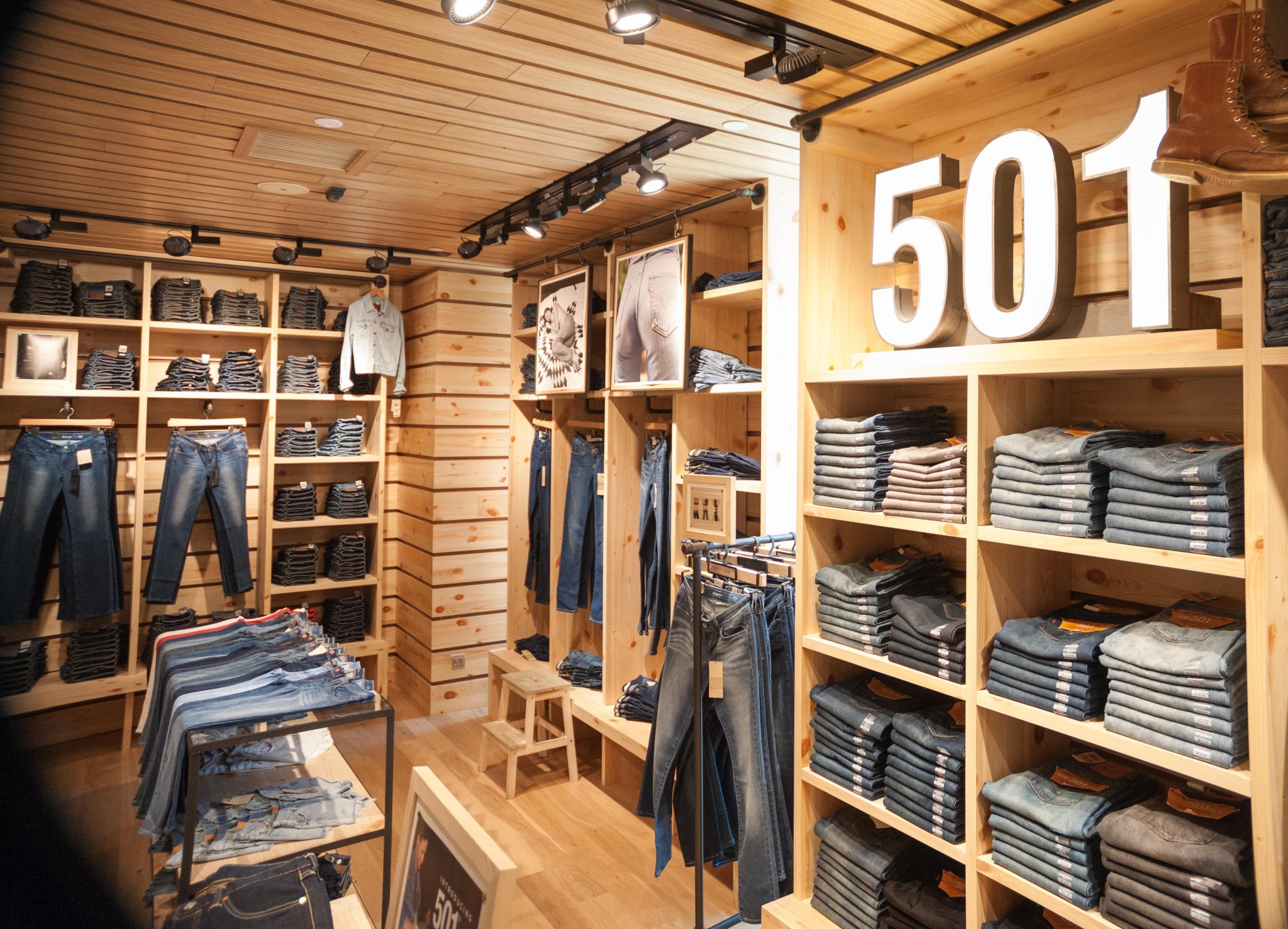 LEVI’S® Brand New Concept Store In KLCC - Let's Roll With Carol