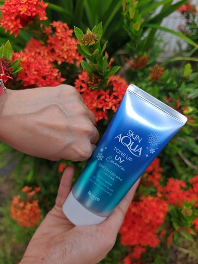 SPF Meets Skincare: Sunplay Skin Aqua Tone-Up UV Essence Blue Launches ...