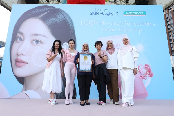 Malaysia Book of Records: Sunplay Skin Aqua Organises Largest Sunscreen ...